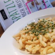 In Rotwein geschmorte Ochsenbacken mit hausgemachten Spätzle