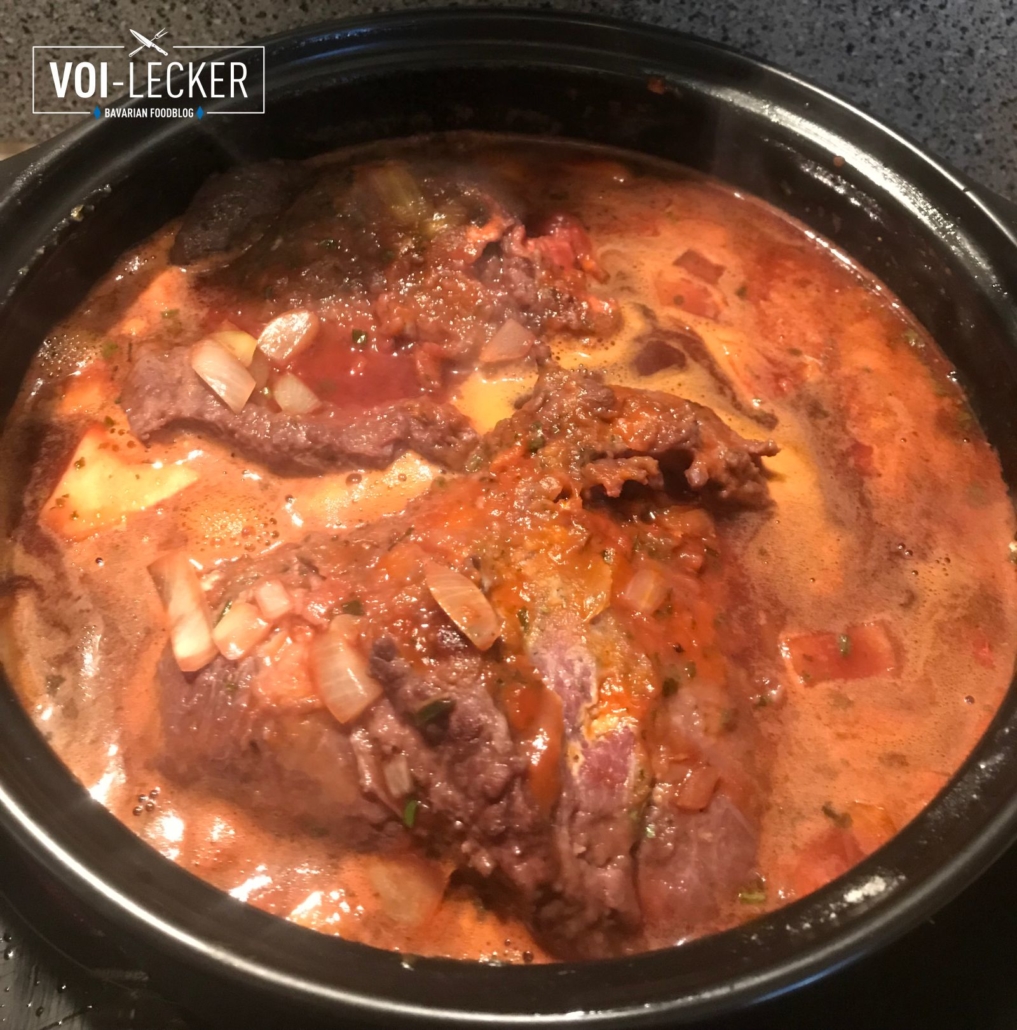 In Rotwein geschmorte Ochsenbacken mit hausgemachten Spätzle