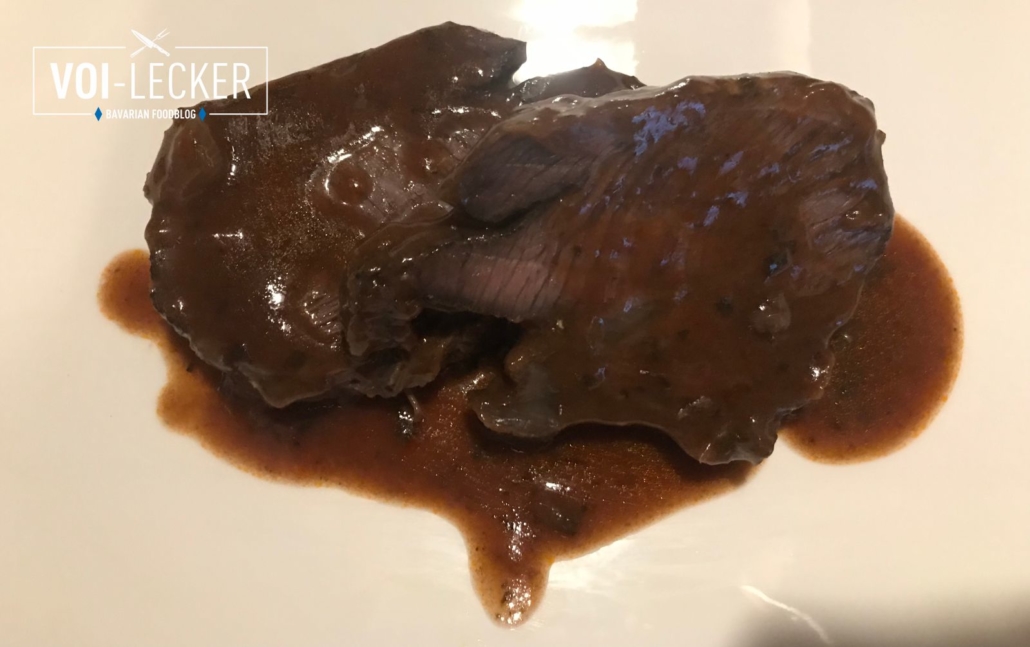 In Rotwein geschmorte Ochsenbacken mit hausgemachten Spätzle